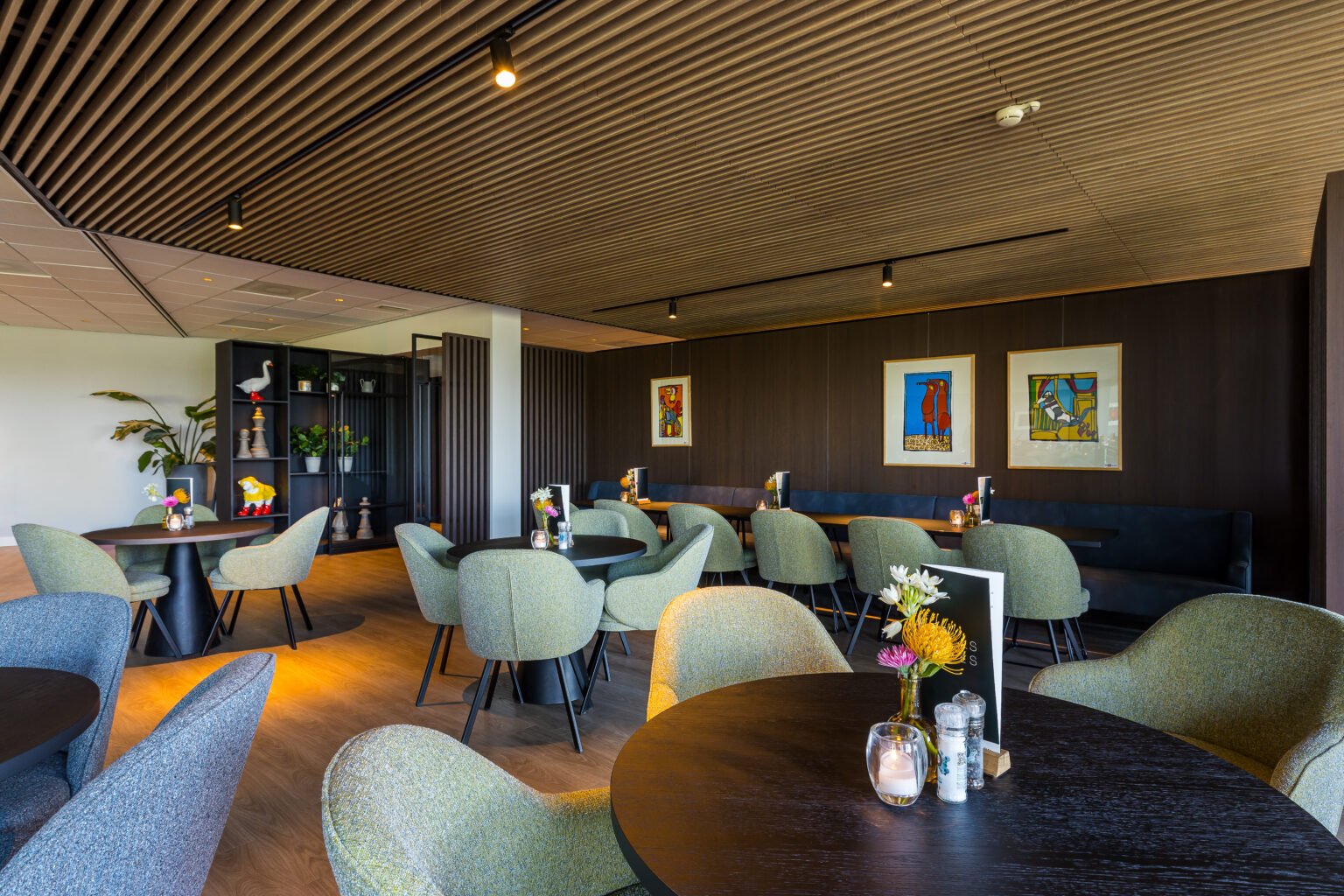 Postillion Hotels • Meet, work, stay.